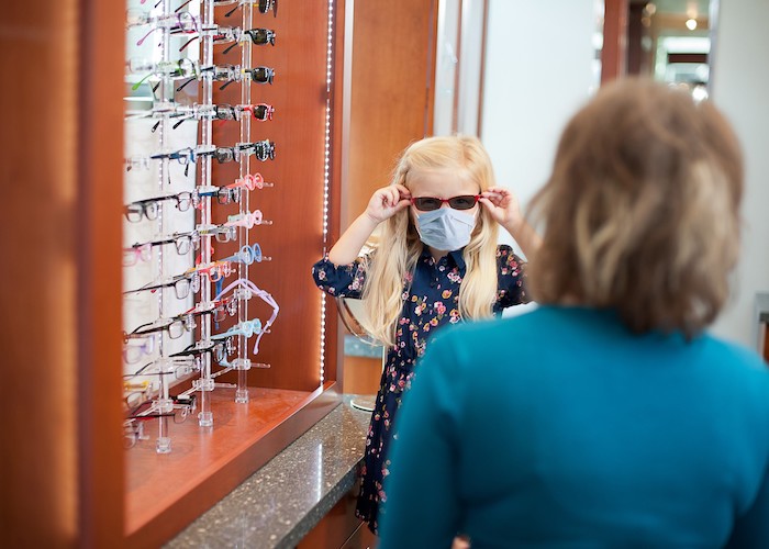 Protecting Your Eyes from Sunlight | Midwestern University Clinics